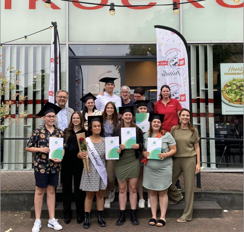 9 diploma's bij onze interne MBO-1 opleiding | Pannenkoekenhuis Frittella